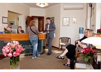 3 Best Plastic Surgeon in Adelaide, SA - Expert Recommendations